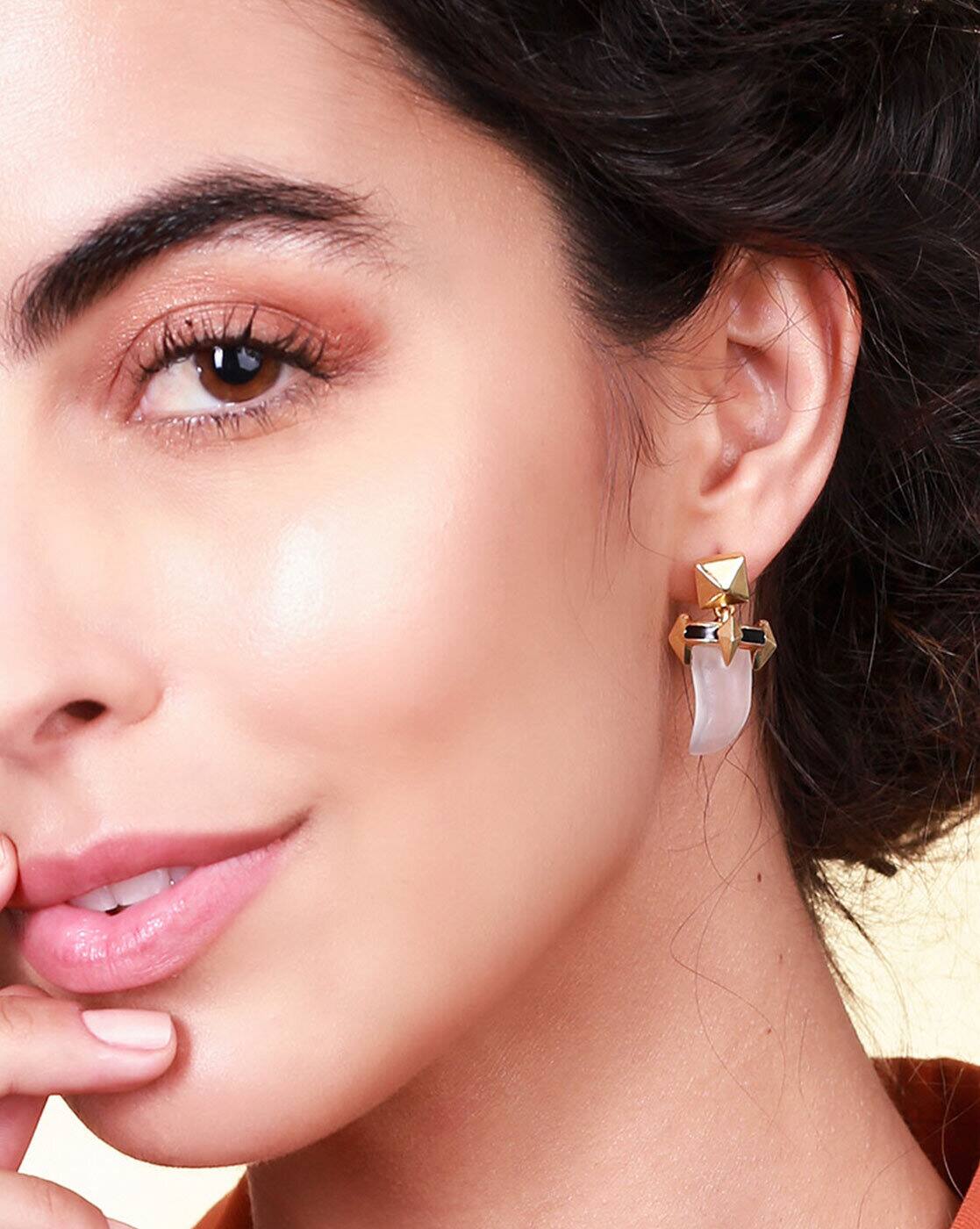 Crystal Horn's Instagram, Twitter & Facebook on IDCrawl