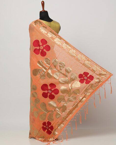 Buy Peach Sarees for Women by VARJA Online | Ajio.com