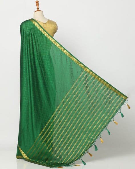 Buy Green Sarees for Women by VARJA Online | Ajio.com