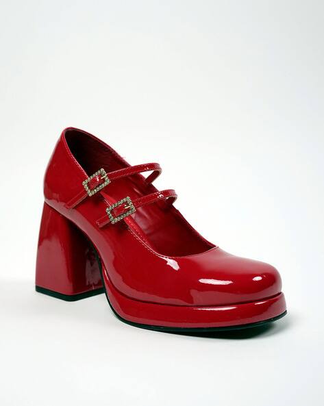 Red woman shoes store