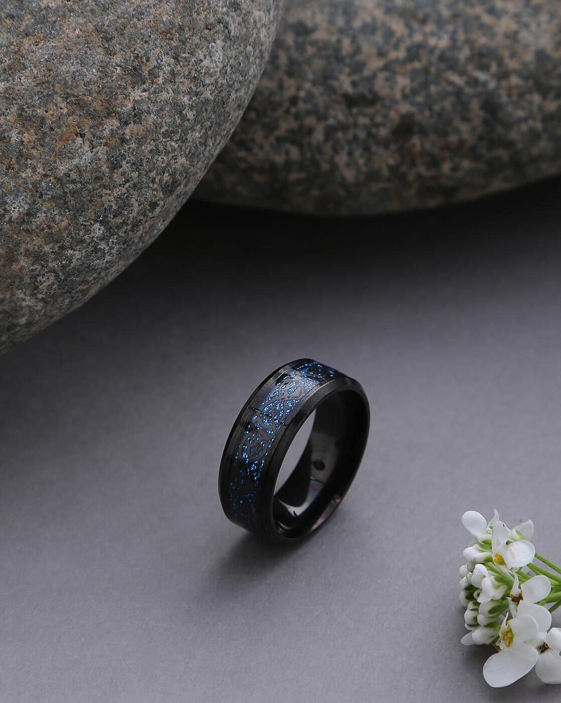 Womens black ring store