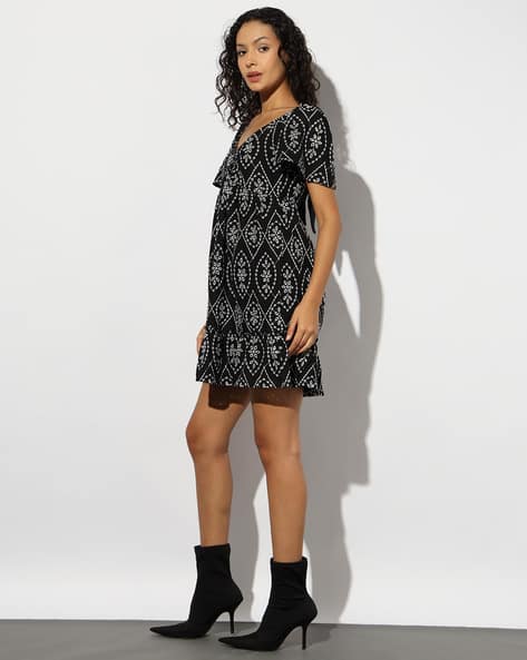 Buy Black Dresses for Women by Outryt by AZORTE Online | Ajio.com