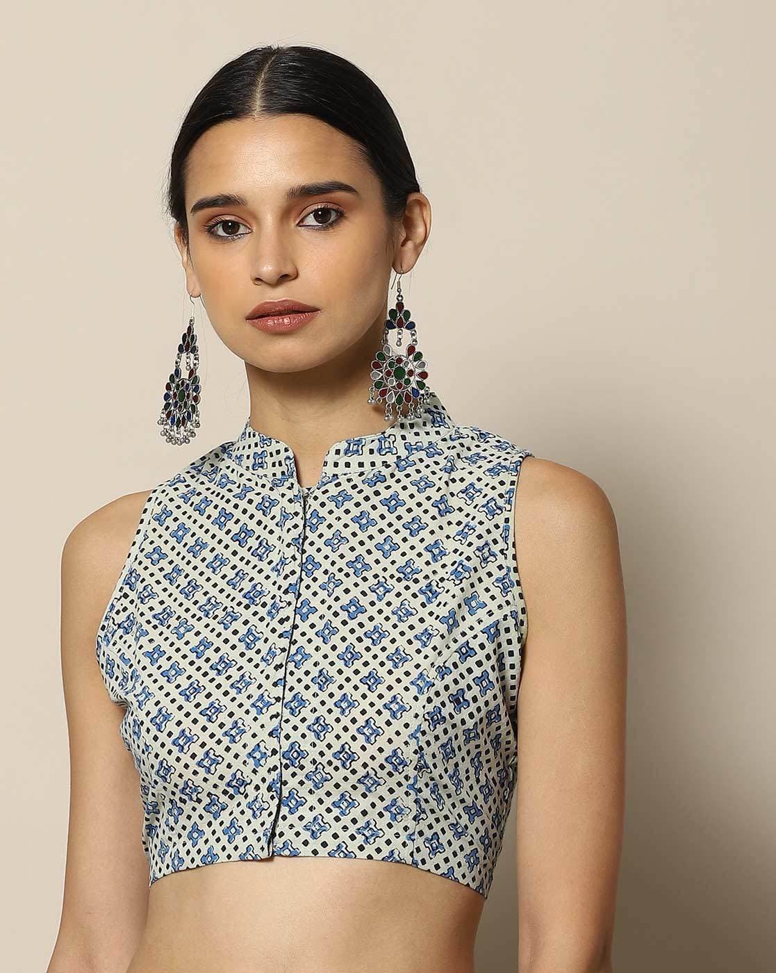 Sleeveless blouse with collar store